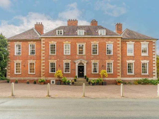 13 Bedroom Semi Detached House