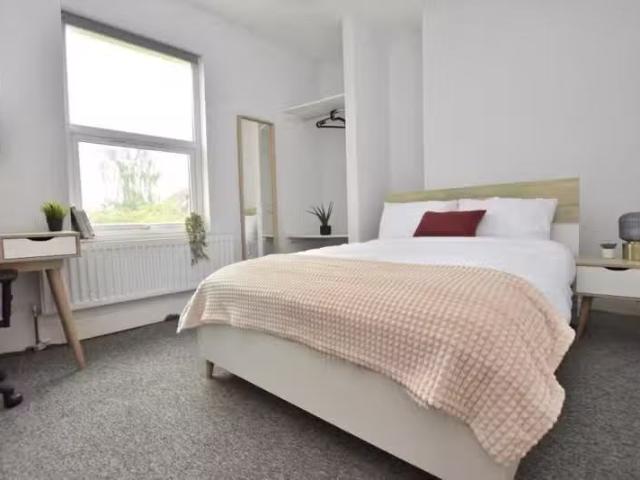 13 bedroom terraced house for rent in Hotwell Road, Bristol, B.