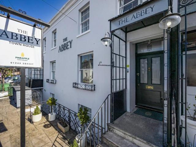 13 bedroom terraced house for sale