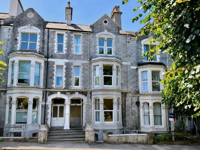 13 bedroom terraced house for sale