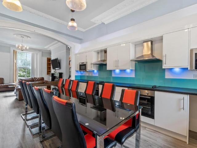 13 bedroom terraced house to rent