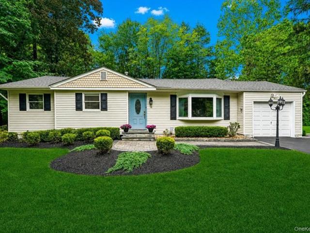 13 Beech St, Nanuet, NY 10954