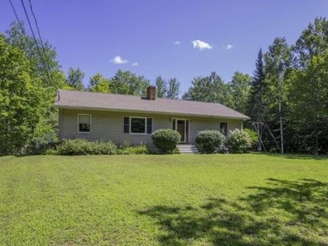 13 Belgrade Rd, Manchester, ME 04351