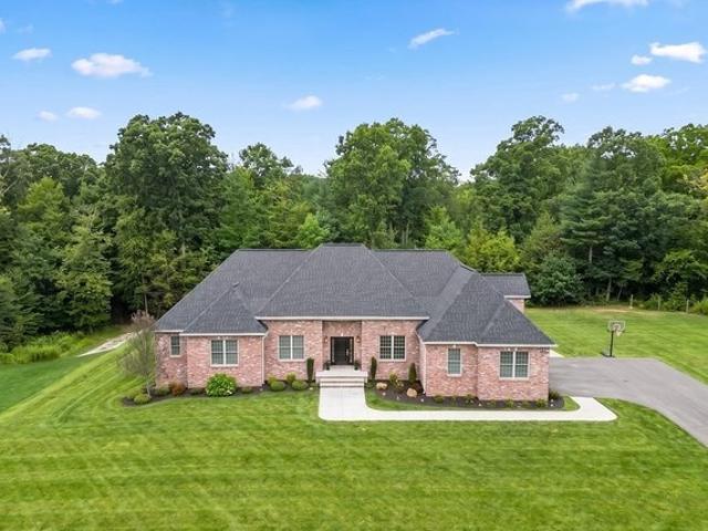 13 Bella Vista Dr, East Longmeadow, MA 01028