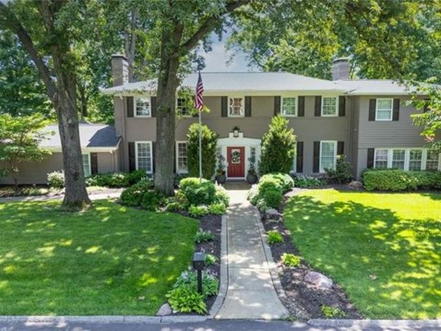 13 Berkshire Dr, Saint Louis, MO 63117