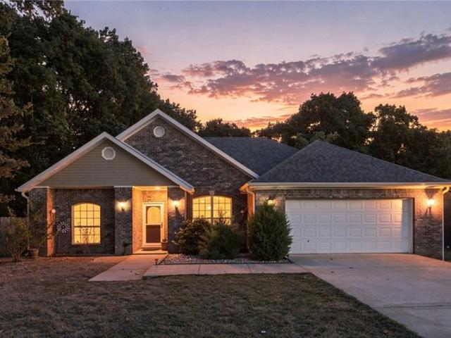 13 Boxford Dr, Bella Vista, AR 72715
