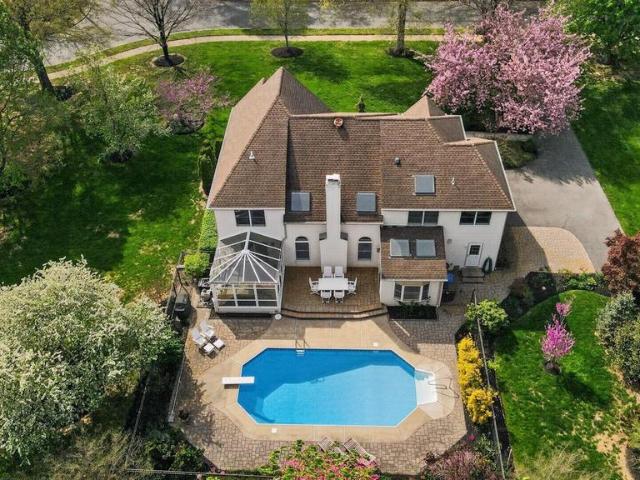 13 Brookside Court