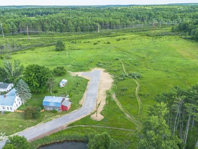 13 Bumblebee Rd, Gorham, ME 04038