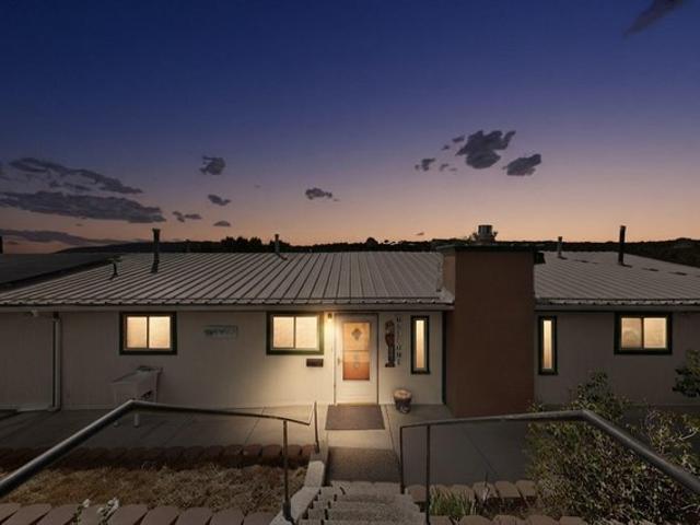 13 Calle Del Poniente, Tijeras, NM 87059
