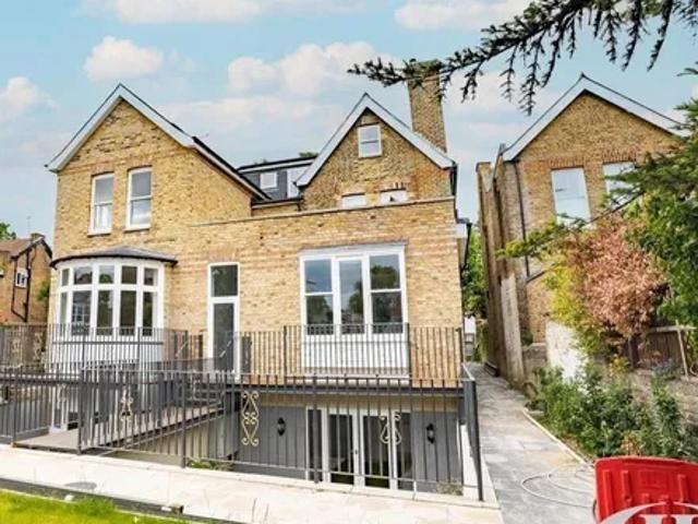 13 Castlebar Road, London, W5 2DL, United Kingdom | 3 bed house for rent #118297366 | Rentberry