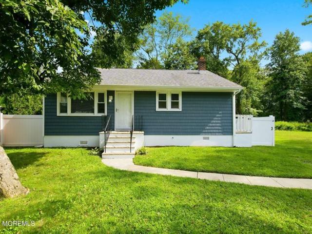 13 Charles St, Matawan, NJ 07747