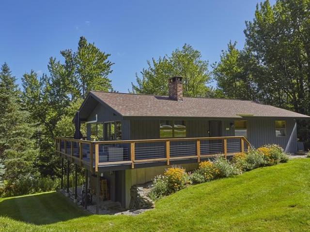 13 Circleview Dr, Dover, VT 05356