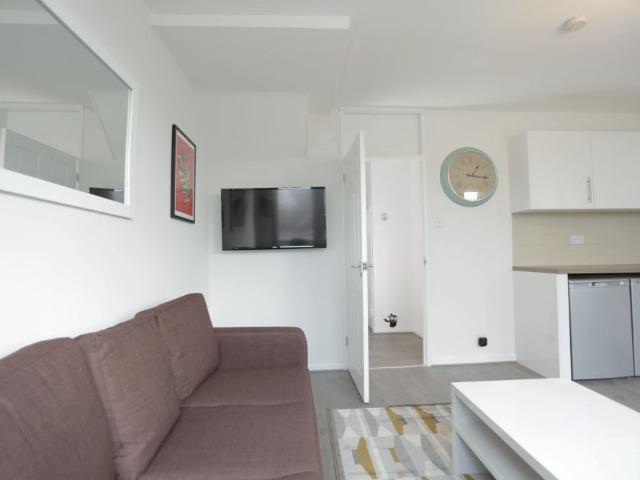 13 Corringham House i – Room 4