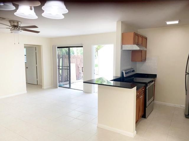 13 Crossings Cir Apt C, Boynton Beach, FL 33435