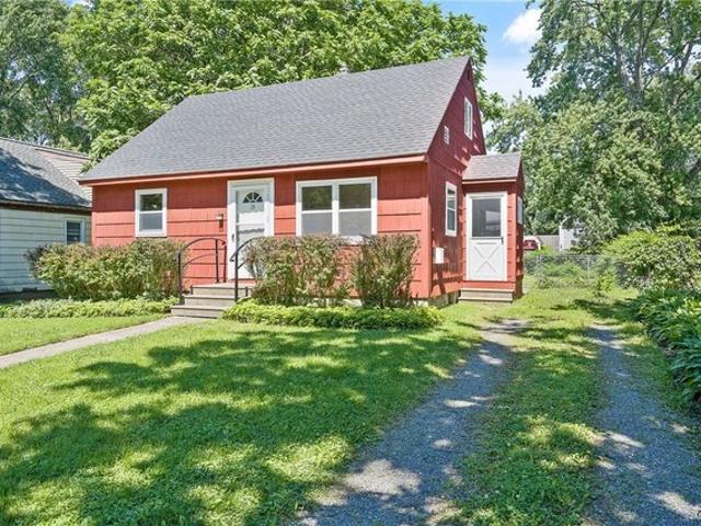 13 Curtis Ave, Baldwinsville, NY 13027
