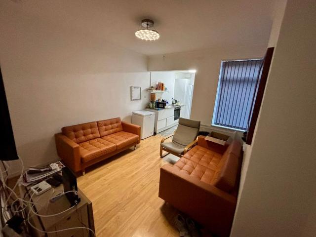 13 Curzon Street SINGLE ROOMS Loughborough