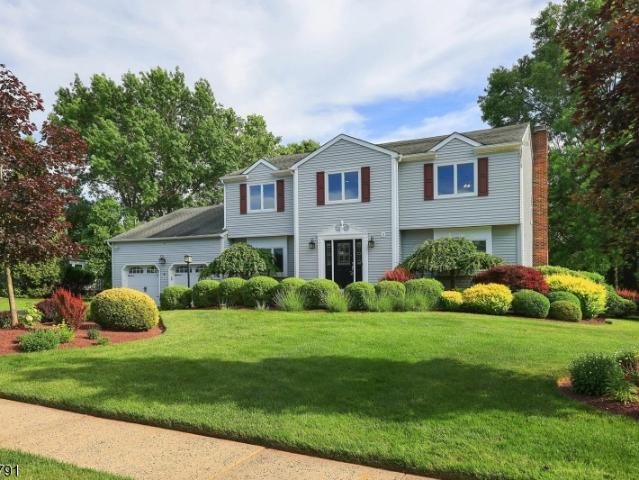 13 Daniel Dr