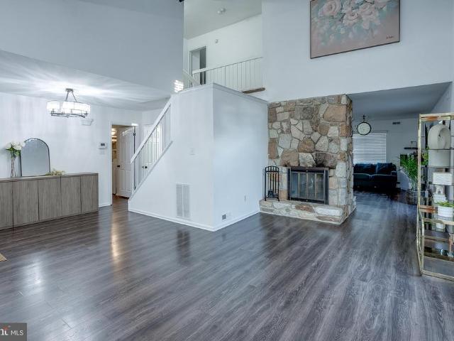 13 Del Sol Place