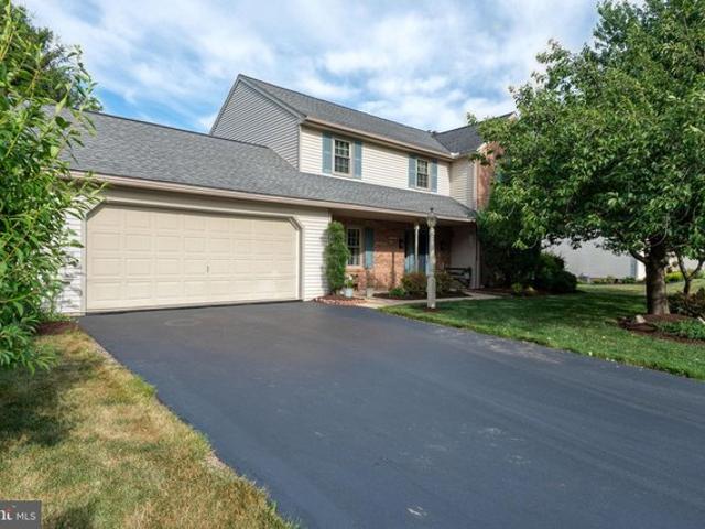 13 Diane Ave, Lititz, PA 17543