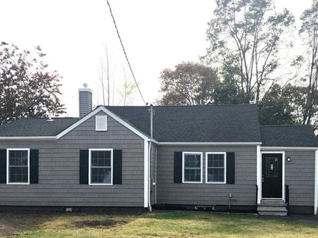 13 Dietz St, Central Islip, NY 11722