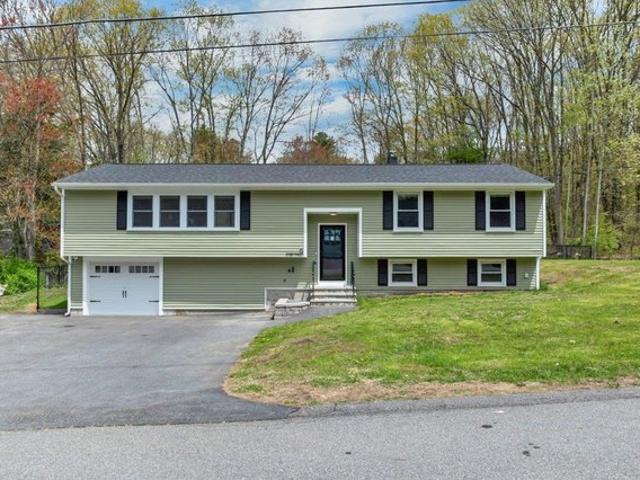 13 Doris St, Derry, NH 03038