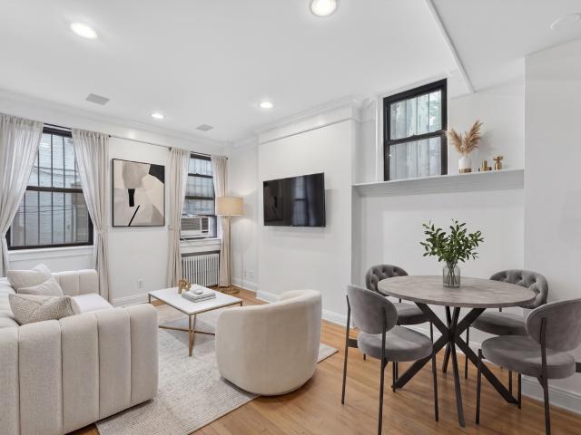 13 Downing Street, New York, NY