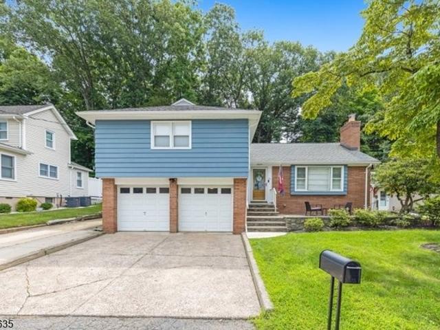 13 East St, Wanaque, NJ 07465