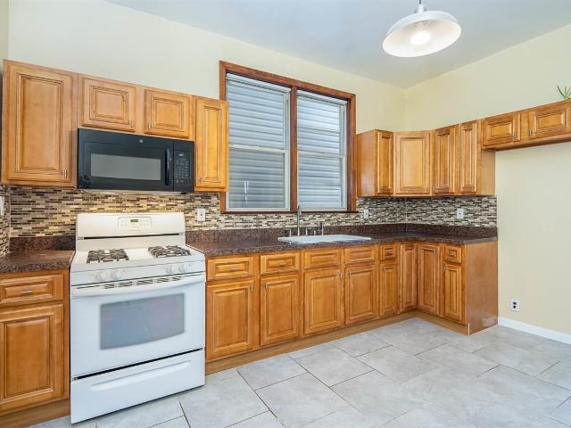 13 East 52Nd St # 1