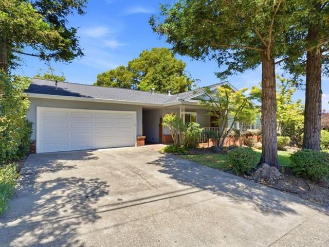 13 El Rose Dr, Petaluma, CA 94952