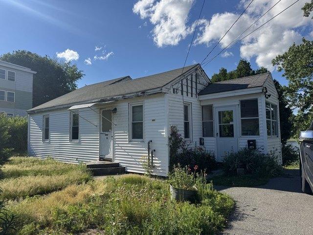 13 Elm St, Leominster, MA 01453