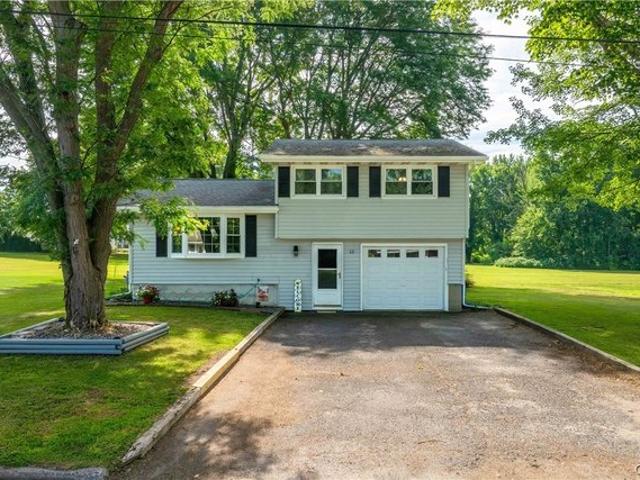 13 Ellen St, Fulton, NY 13069