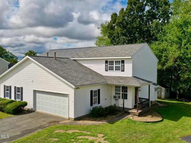 13 Erie Ct, Waterford, NY 12188