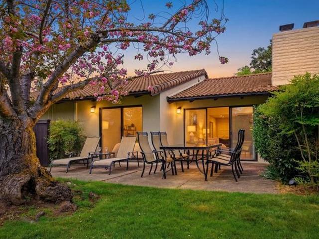 13 Fairways Dr, Napa, CA 94558