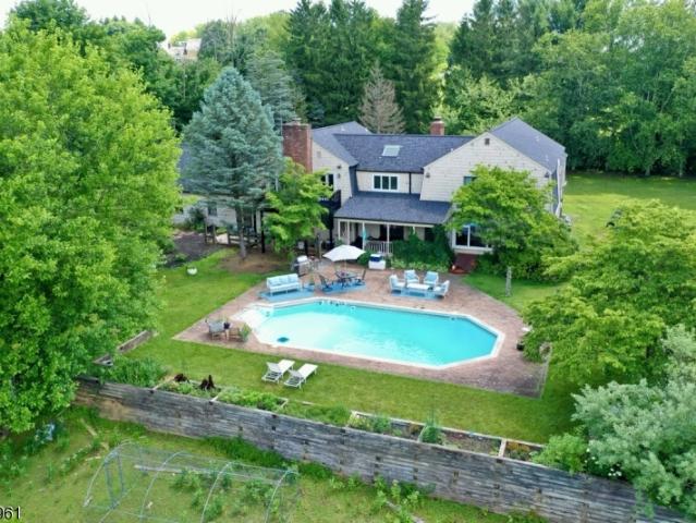 13 Farmersville Rd