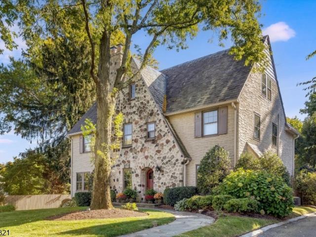 13 Ferncliff Ter, Glen Ridge, NJ 07028 | MLS #4022 | Compass