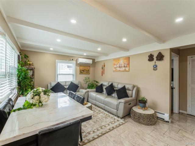13 Floral Lane