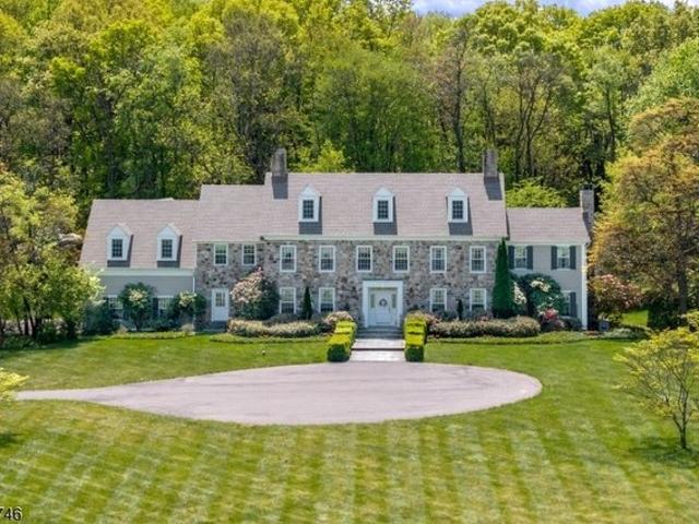 13 Glennon Farm Ln, Tewksbury Township, NJ 08833