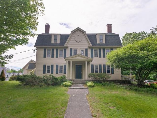 13 Grove St Apt 3, Kennebunk, ME 04043