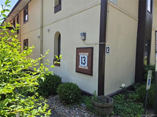 13 Granada Crescent 7