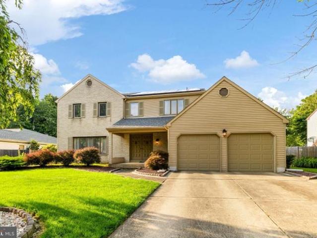 13 Greentree Way, Cherry Hill, NJ 08003