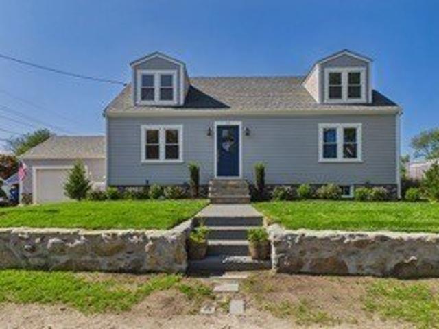 13 Hammond St, Marion, MA 02739