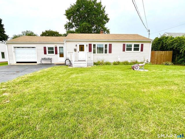 13 Hemlock Dr, Ansonia, CT 06401