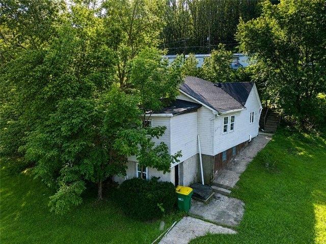 13 High St, Lyndora, PA 16045
