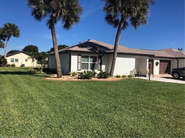 13 Hillcrest St, Lake Placid, FL 33852