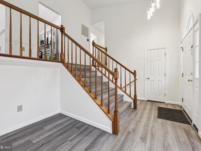 13 Howard Circle
