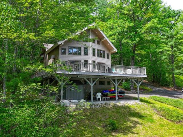 13 Hummingbird Ln, Harrison, ME 04040
