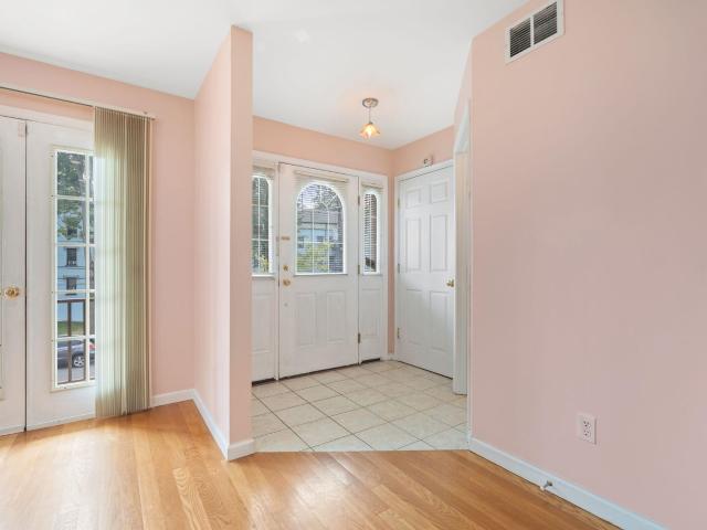 13 Humphrey Ave # 1