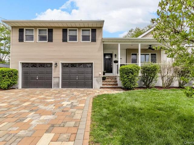 13 Jean Ct, Cornwall On Hudson, NY 12520