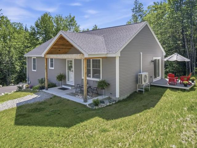 13 Jordan Ln, Bridgton, ME 04009