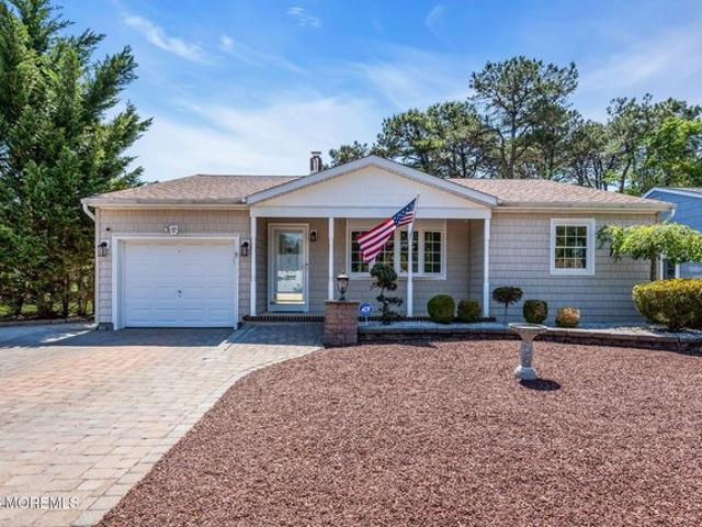 13 Killington Rd, Toms River, NJ 08757